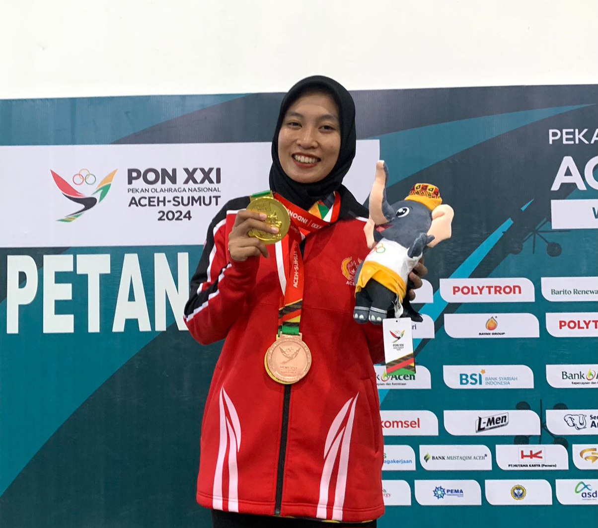 Guru SD Asal Abdya Persembahkan Dua Medali Emas dan Satu Perunggu untuk Aceh di PON XXI